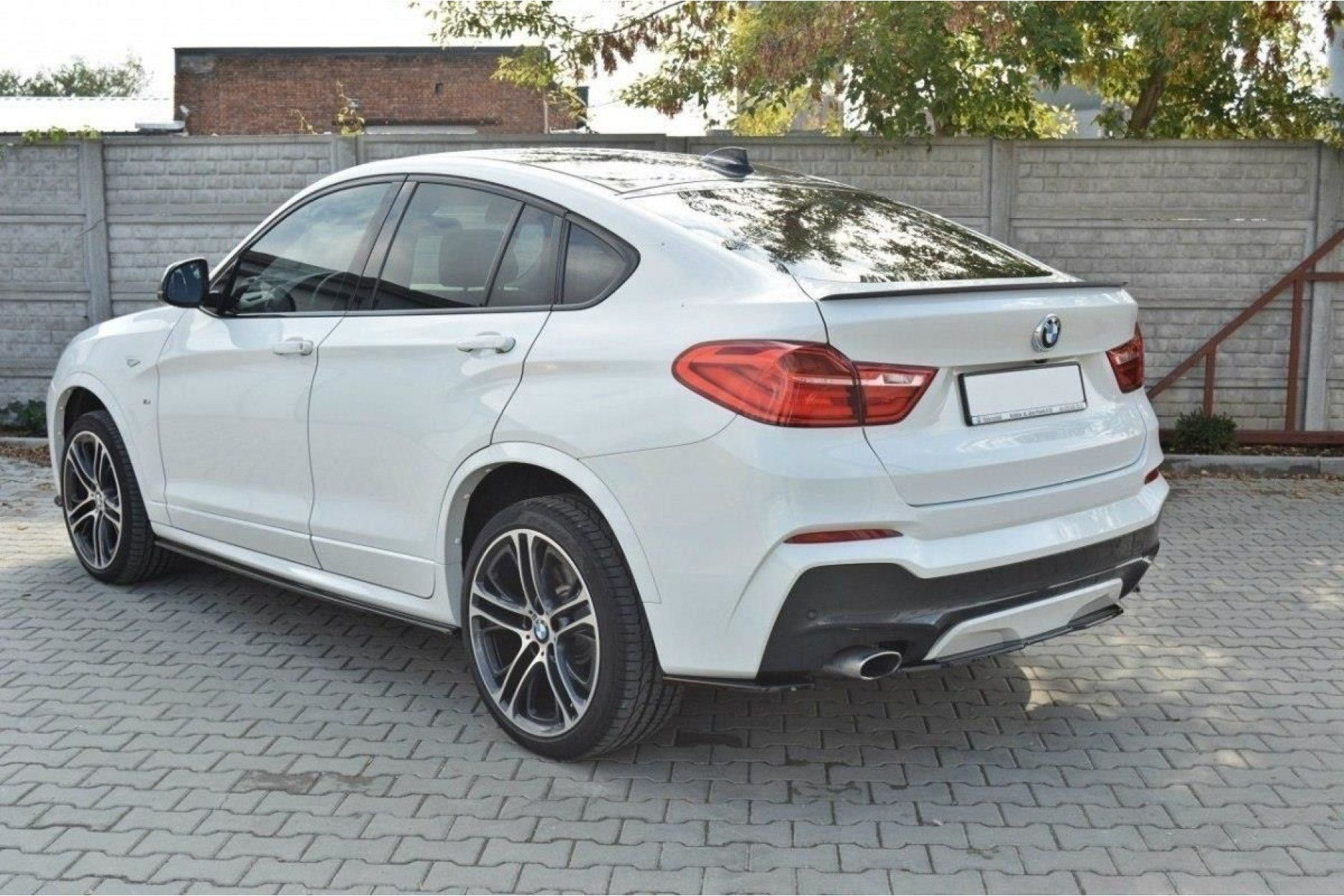 Maxton Design Spoiler fur BMW X4 F26 schwarz hochglanz