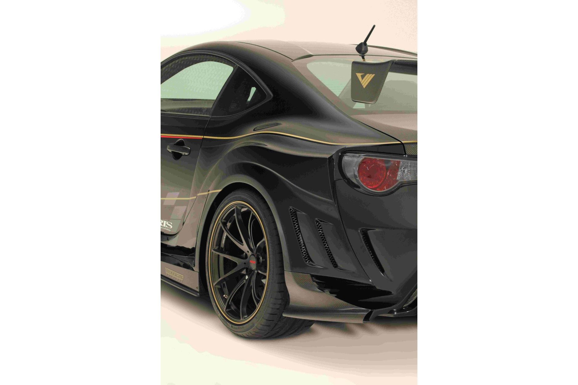 Varis Carbon Wide Bodykit für Toyota GT86 - online kaufen bei CFD