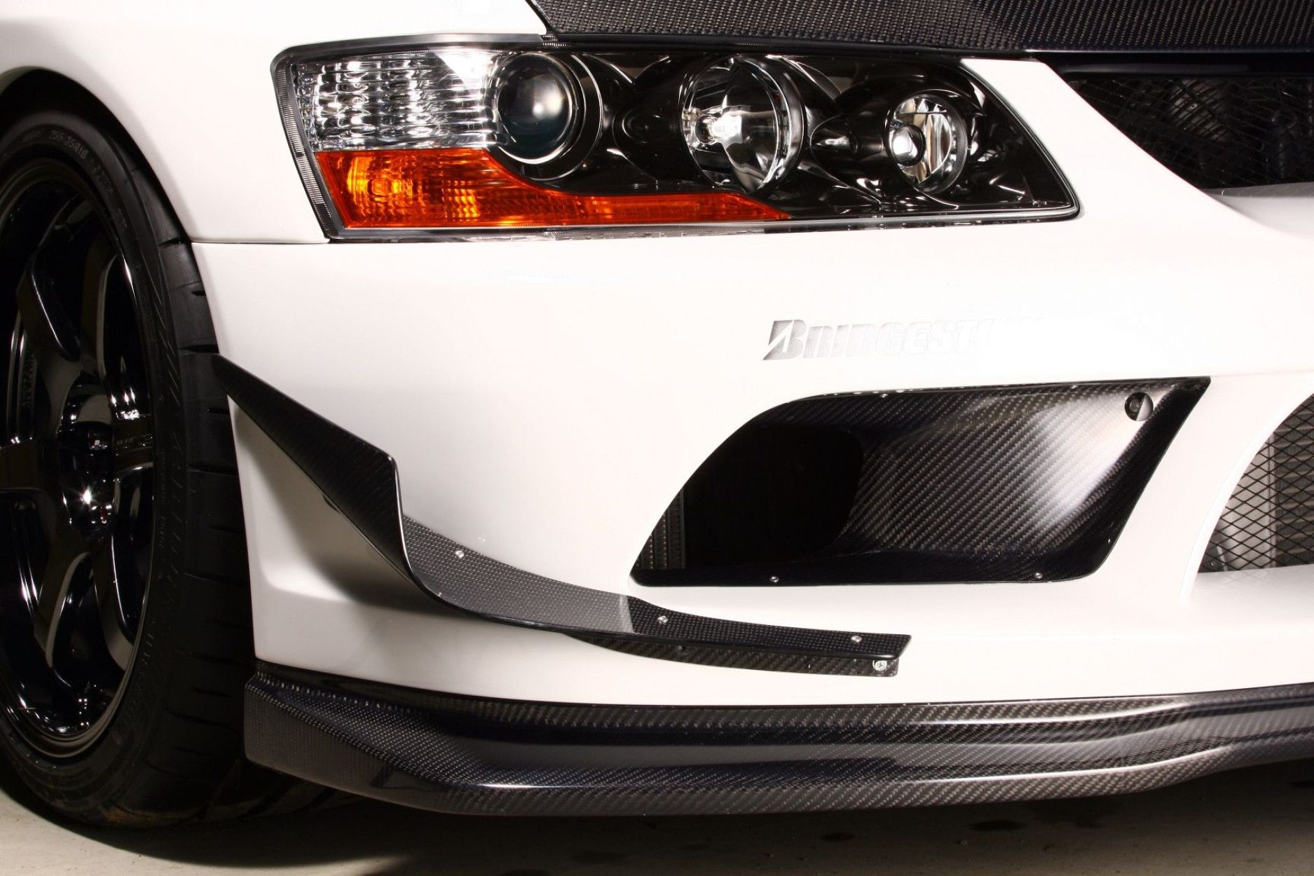 Varis carbon MR09 bodykit for Mitsubishi Lancer Evo IX - buy online at CFD